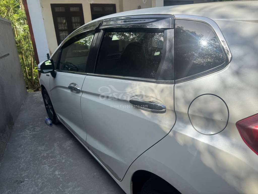 Honda Fit Gp 5 L Used 2014 Hybrid Negotiable Sri Lanka