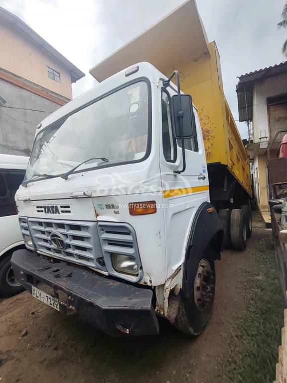 Tata 2516 Tipper Used 2016 Diesel Negotiable Sri Lanka