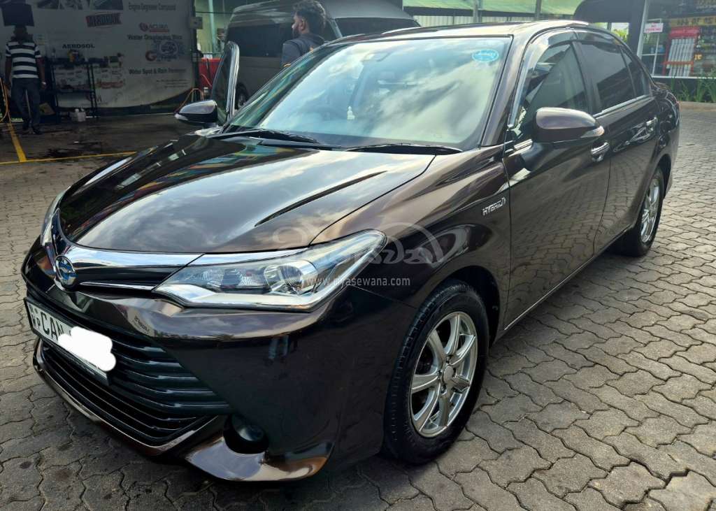 Toyota Axio Hybrid 165 Used 2015 Hybrid Rs. 10500000 Sri Lanka